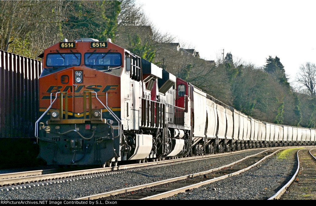 BNSF 6514 North at Bayside